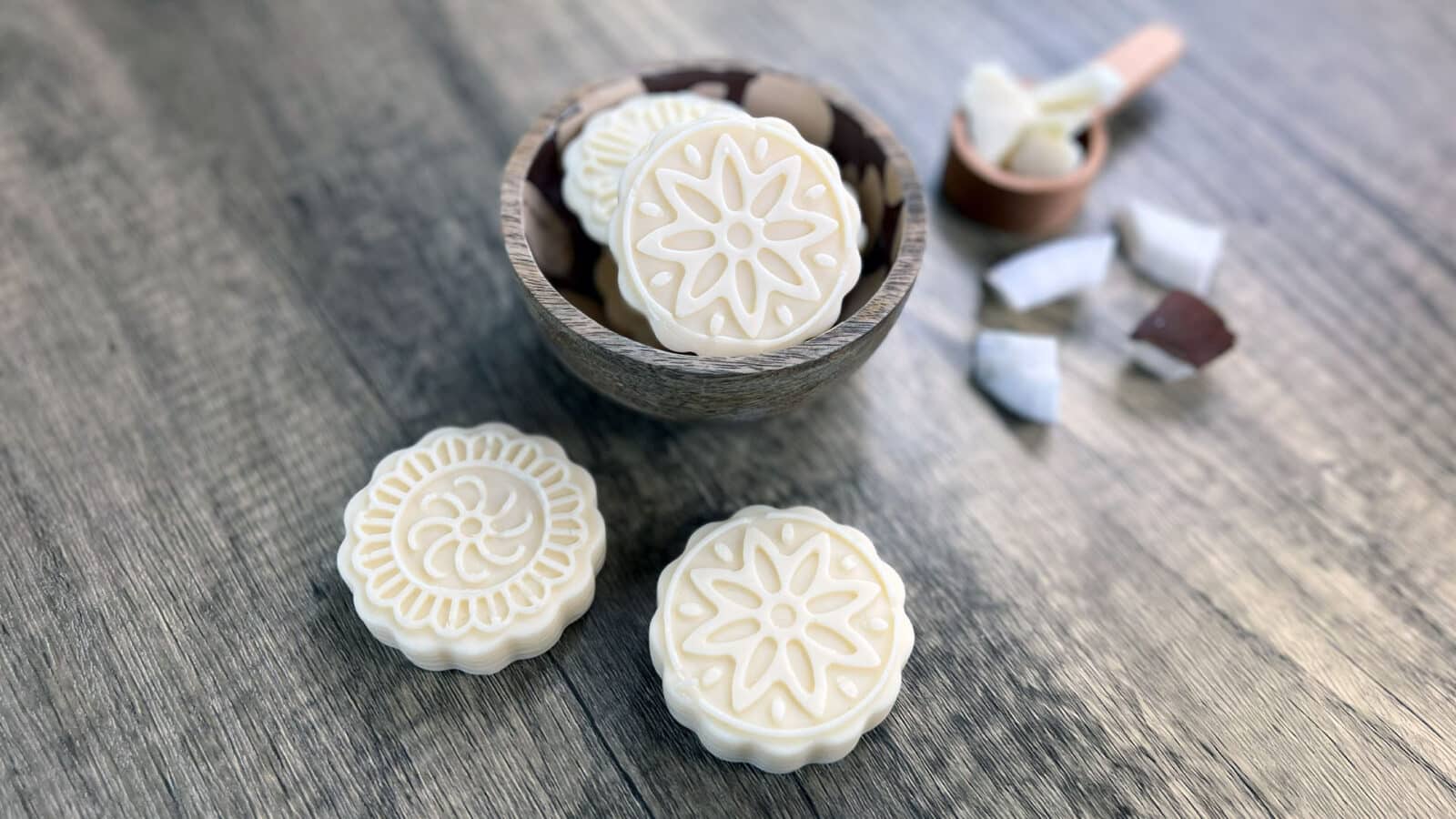 DIY Bath Salt Recipes To Turn Baths Into Pure Luxury