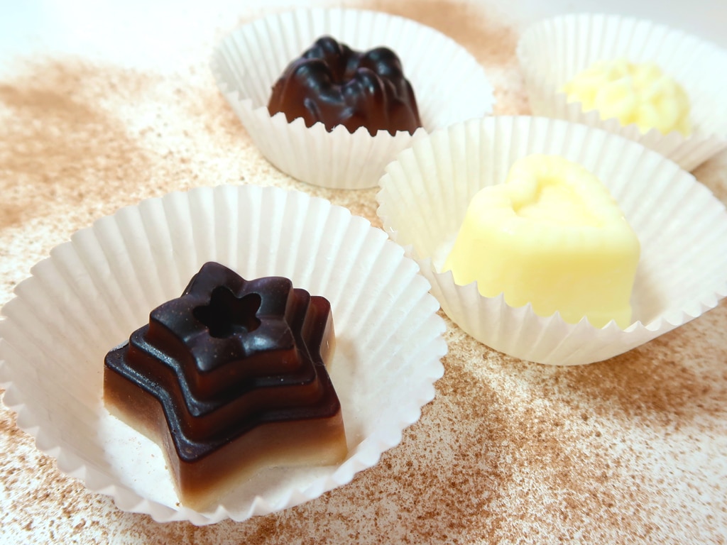DIY Bath Melts Recipe With Coconut Oil & Shea Butter