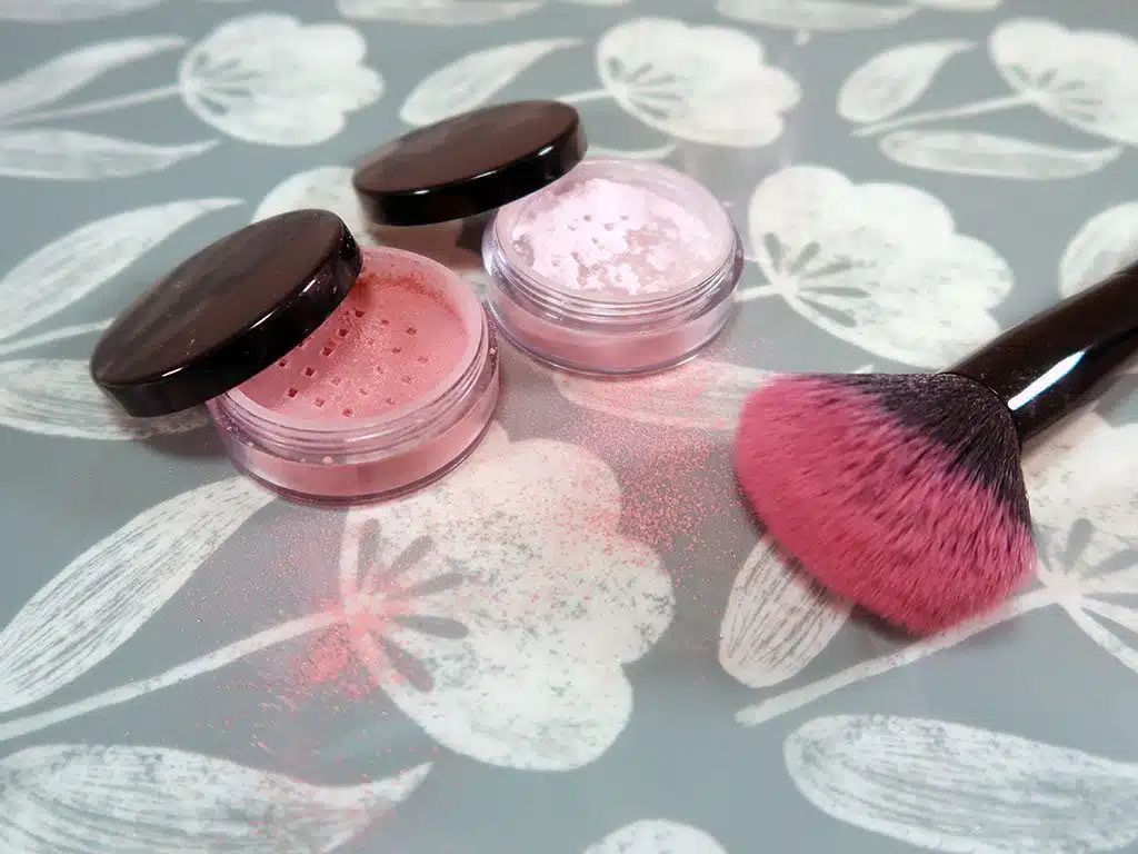 How To Make Blush Powder To Spruce Up Your Cheeks