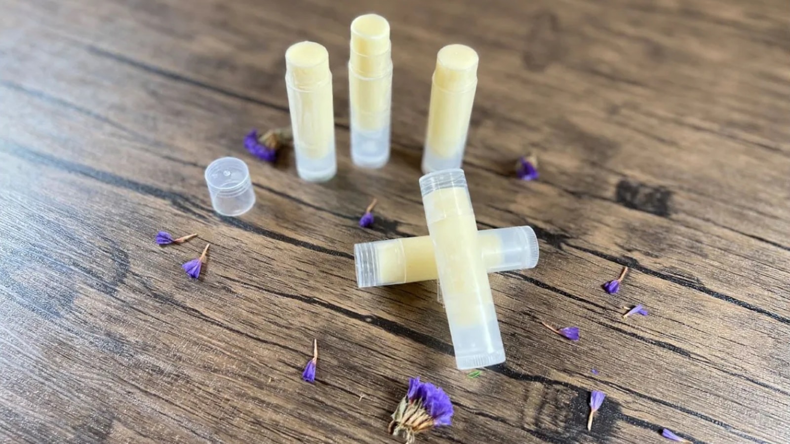 20 Proven Moisturizer And Lip Balm Recipes